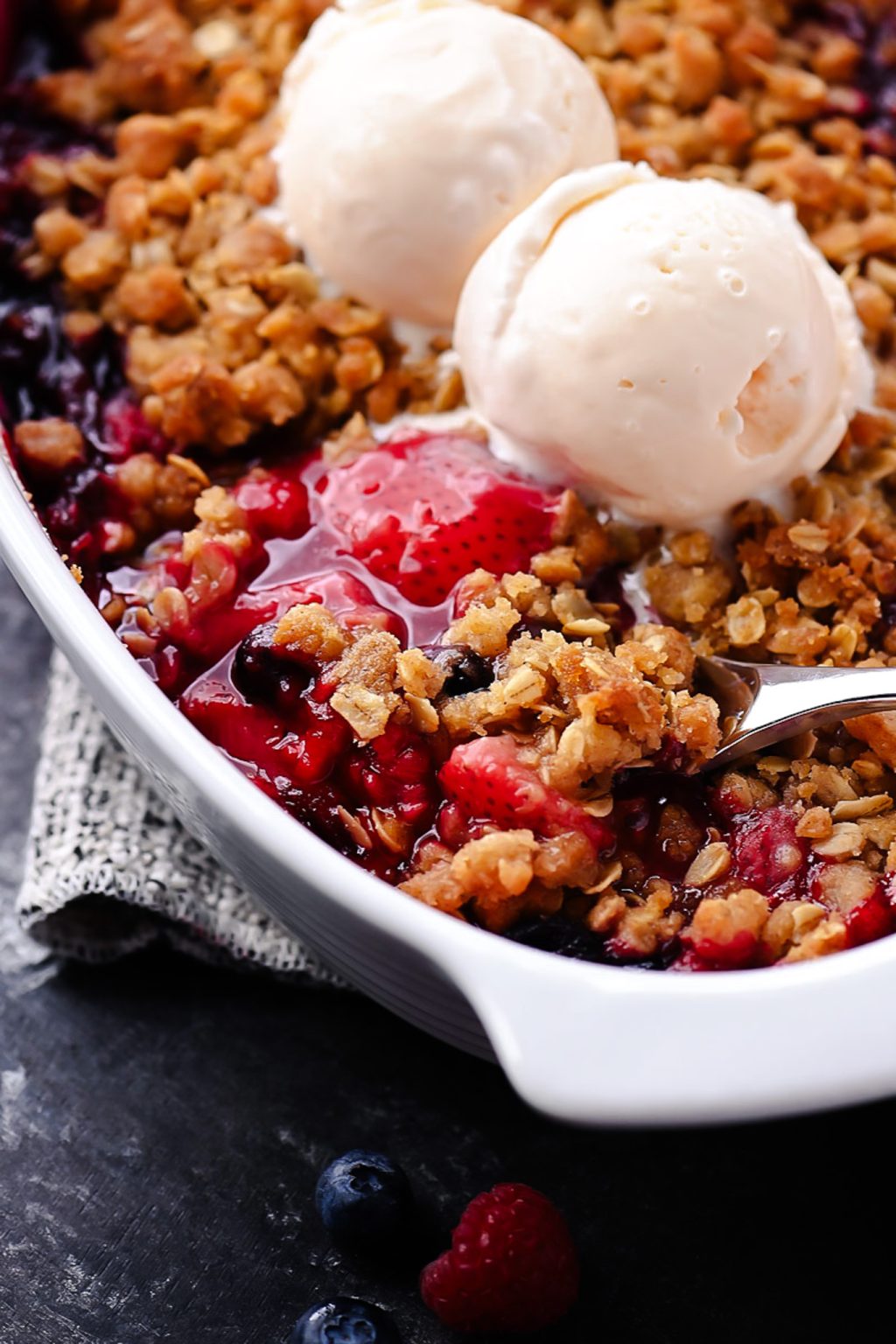Easy Berry Crisp - Life In The Lofthouse